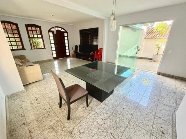 Casa com 4 quartos à venda em Belo Horizonte, no bairro Santa Amélia