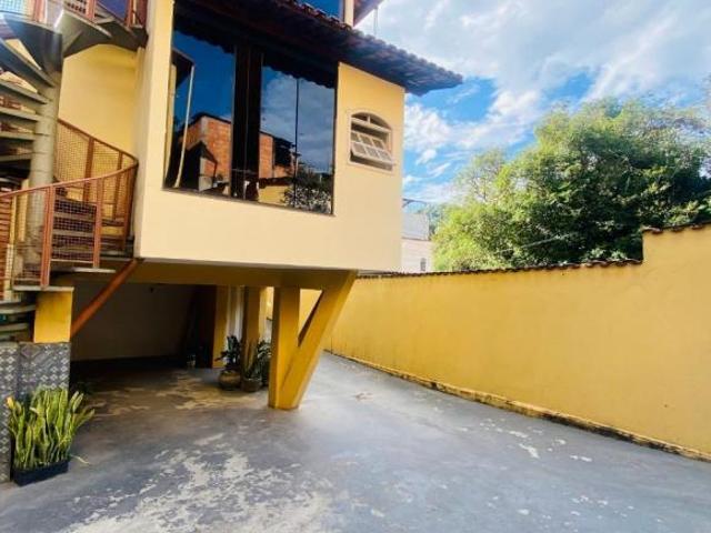 Casa com 4 quartos à venda em Belo Horizonte, no bairro Santa Maria