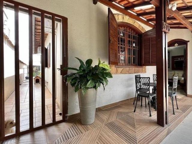 Casa com 4 quartos à venda em Belo Horizonte, no bairro Serrano