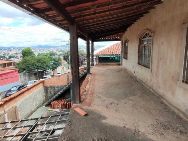 Casa com 4 quartos à venda em Belo Horizonte, no bairro Serrano