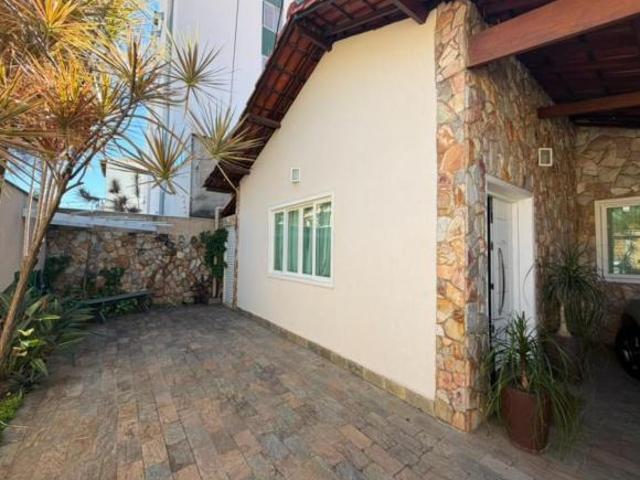 Casa com 4 quartos à venda em Belo Horizonte, no bairro Planalto