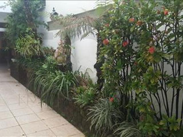 Casa com 4 quartos à venda em Belo Horizonte, no bairro Vila Paris
