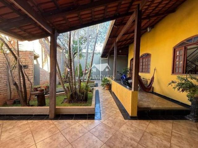 Casa com 4 quartos à venda em Betim, no bairro Niterói