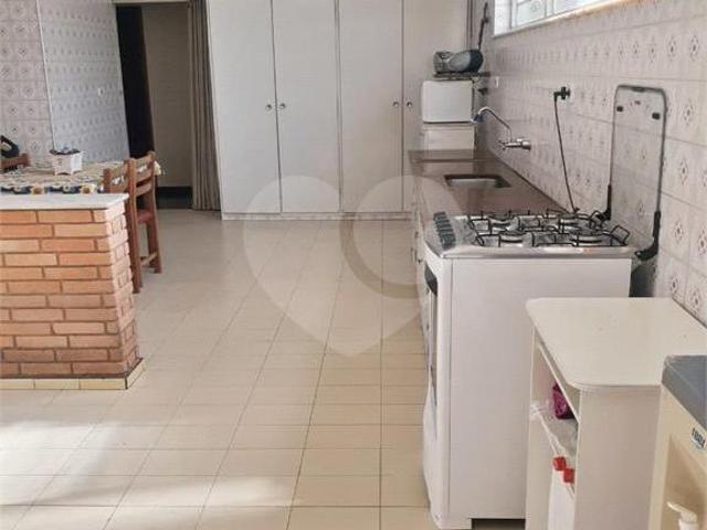 Casa com 4 quartos à venda em Centro SP