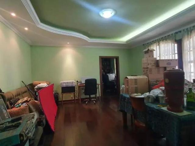 Casa com 4 quartos à venda em Contagem, no bairro Centro