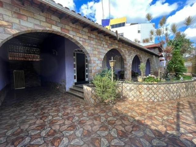Casa com 4 quartos à venda em Contagem, no bairro Fonte Grande