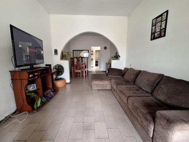 Casa com 4 quartos à venda em Contagem, no bairro Flamengo