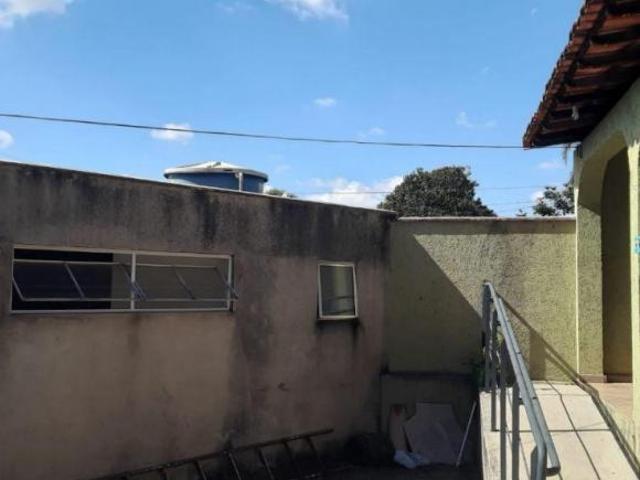 Casa com 4 quartos à venda em Contagem, no bairro Flamengo