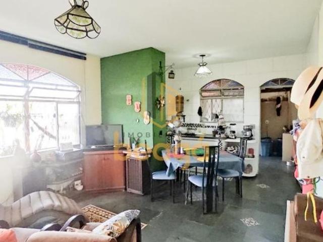 Casa com 4 quartos à venda em Contagem, no bairro Novo Progresso