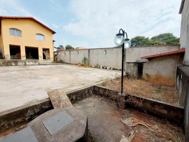 Casa com 4 quartos à venda em Contagem, no bairro Novo Progresso