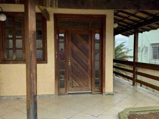 Casa com 4 quartos à venda em Contagem, no bairro Três Barras