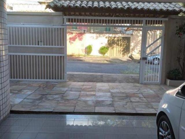 Casa com 4 quartos à venda em Contagem, no bairro Tropical