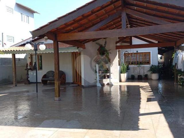 Casa com 4 quartos à venda em Guaxinduva SP