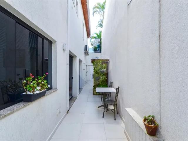 Casa com 4 quartos à venda em Indianópolis SP