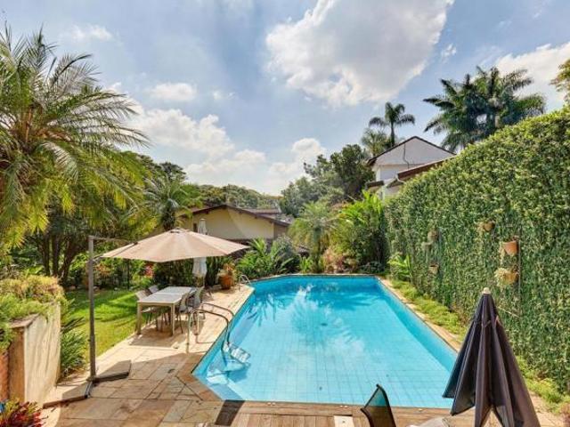 Casa com 4 quartos á venda em Jardim Cordeiro, São Paulo