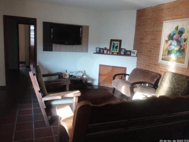 Casa com 4 quartos à venda em Jardim celani SP