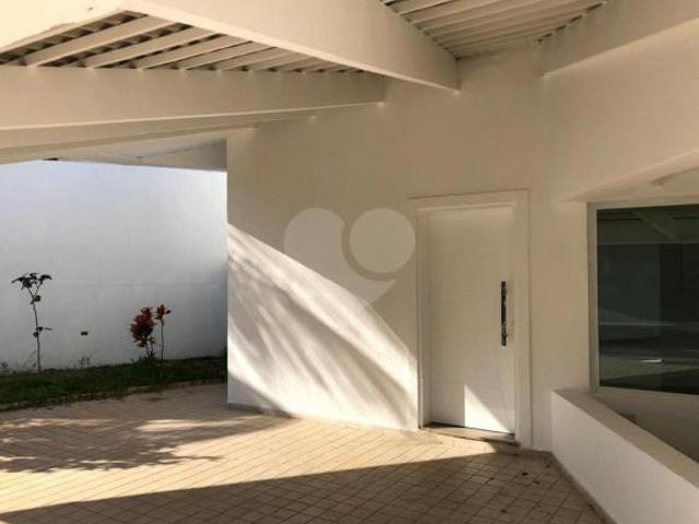 Casa com 4 quartos à venda em Jardim acapulco SP