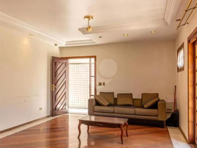 Casa com 4 quartos à venda em Jardim da glória SP