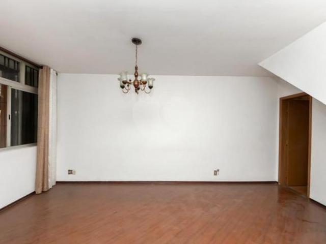 Casa com 4 quartos à venda em Jardim das laranjeiras SP
