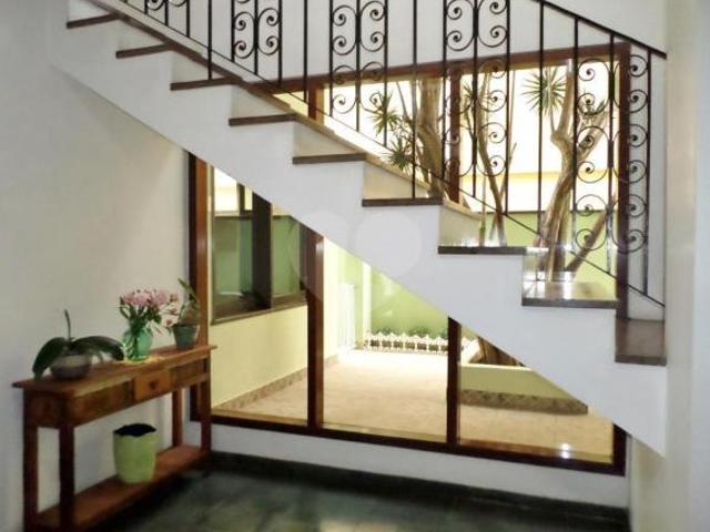 Casa com 4 quartos à venda em Jardim Leonor SP