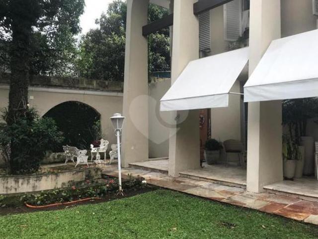 Casa com 4 quartos à venda em Jardim leonor SP