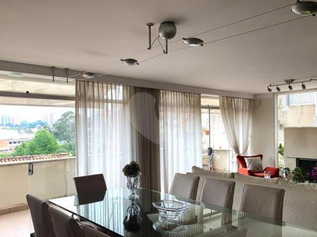Casa com 4 quartos à venda em Jardim leonor SP