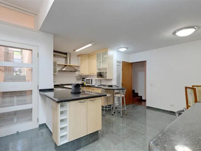 Casa à venda com 4 suítes em Alto da Boa Vista, São Paulo, SP