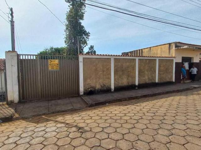 Casa com 4 quartos à venda em Nepomuceno, no bairro Centro