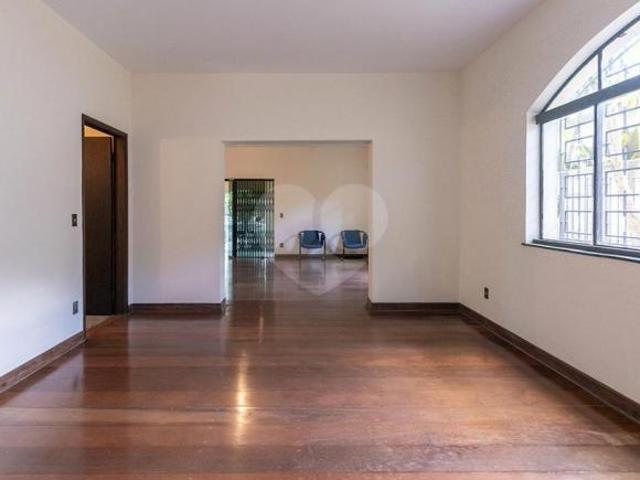 Casa com 4 quartos à venda em Pacaembu SP