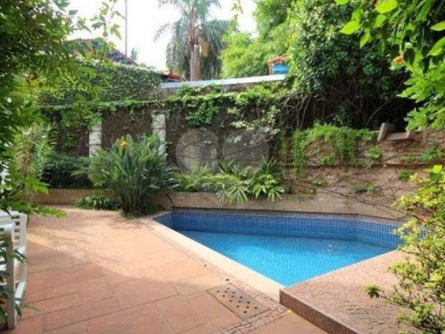 Casa com 4 quartos à venda em Pacaembu SP