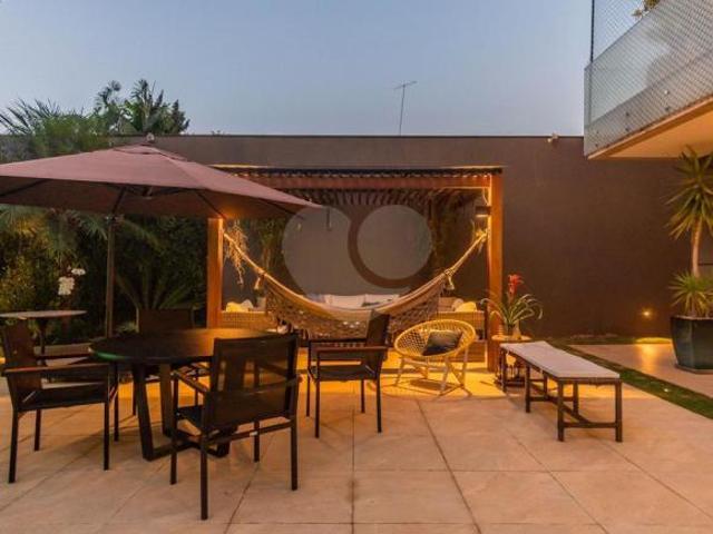 Casa com 4 quartos à venda em Pacaembu SP