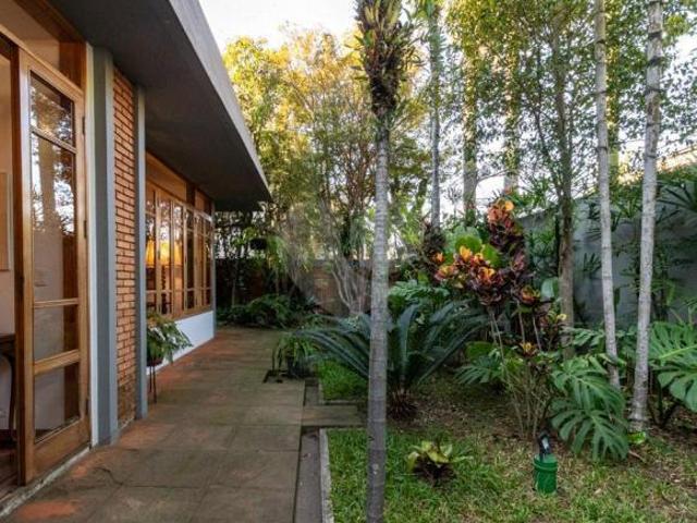 Casa com 4 quartos à venda em Pacaembu SP