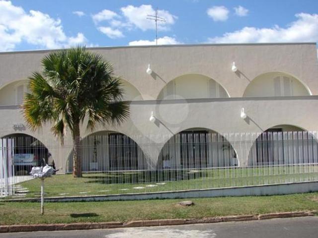 Casa com 4 quartos à venda em Parque Taquaral SP