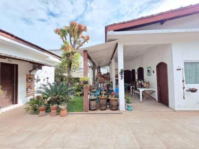 Casa com 4 quartos à venda em Pitangueiras SP