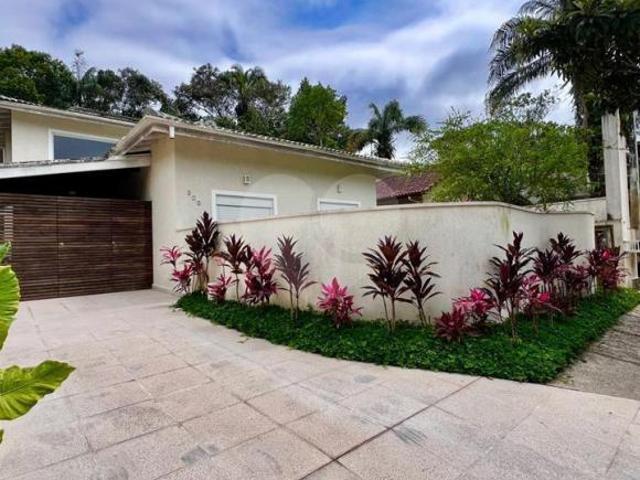 Casa com 4 quartos à venda em Riviera SP