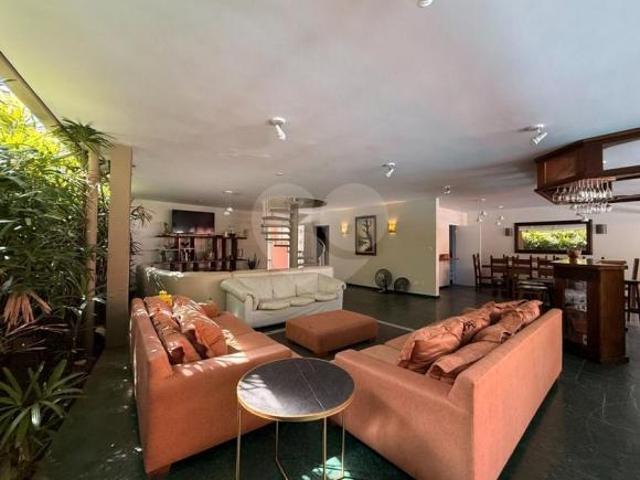Casa com 4 quartos à venda em Riviera SP