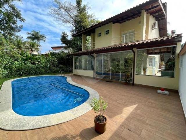 Casa com 4 quartos à venda em Riviera SP