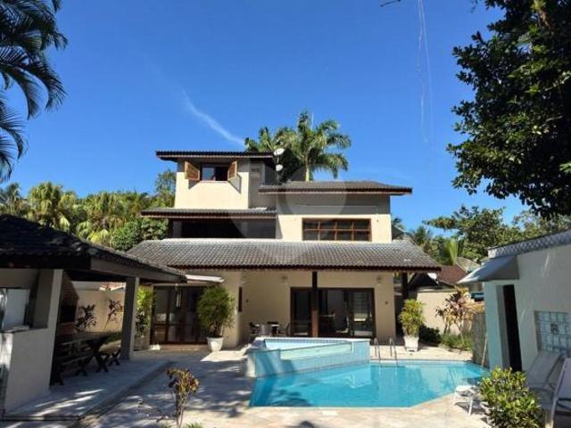 Casa com 4 quartos à venda em Riviera SP