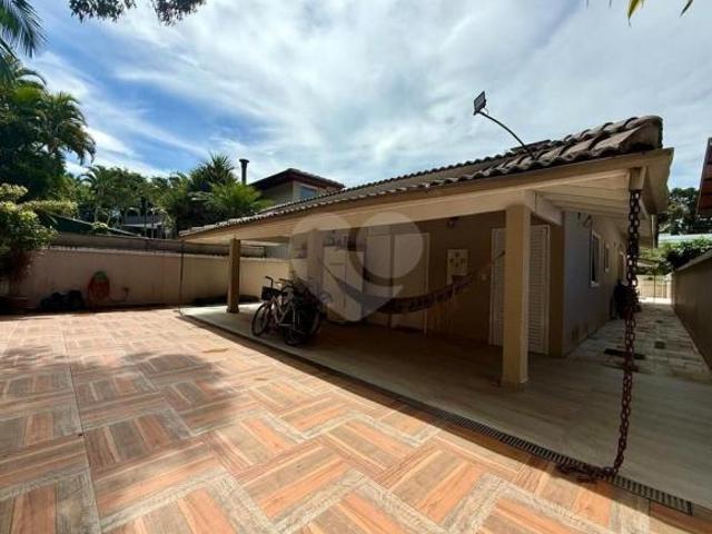 Casa com 4 quartos à venda em Riviera SP