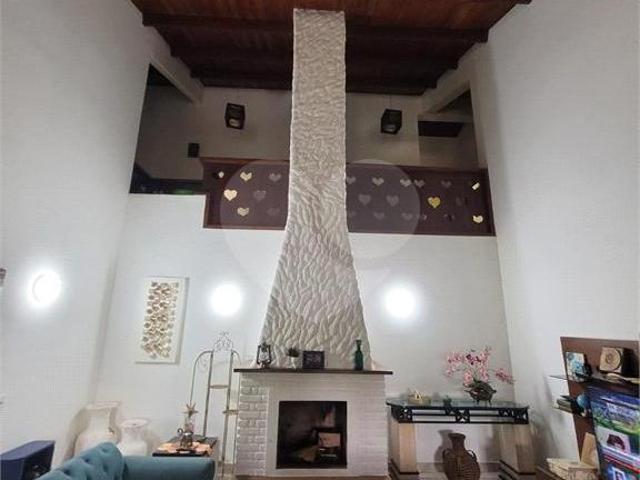 Casa com 4 quartos à venda em Roseira SP