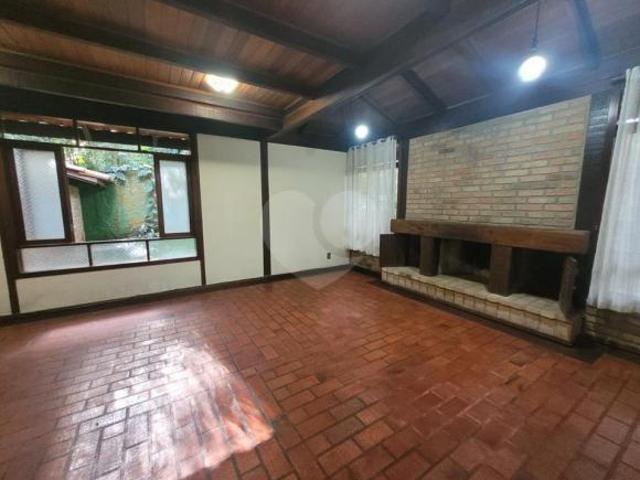 Casa com 4 quartos à venda em Roseira SP