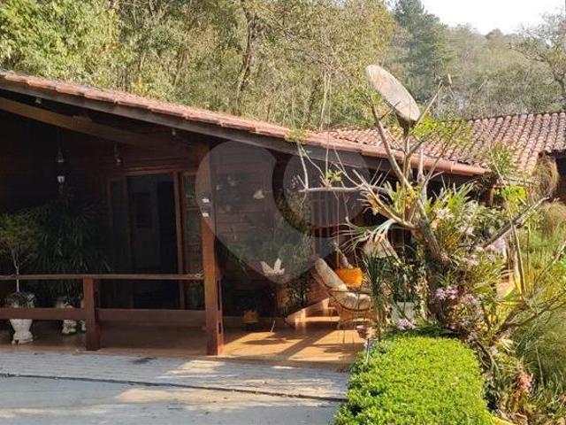Casa com 4 quartos à venda em Roseira SP