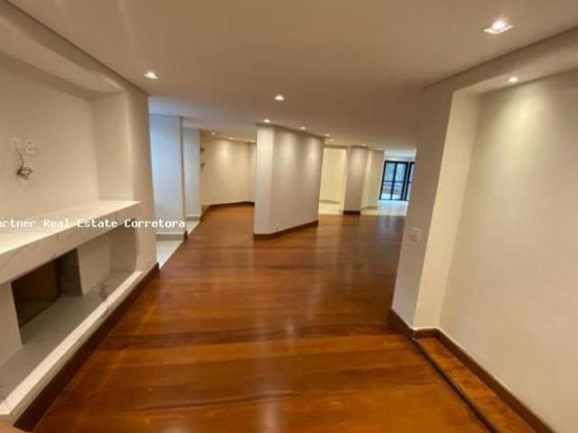 Casa com 4 quartos à venda em São Paulo, no bairro Alto De Pinheiros