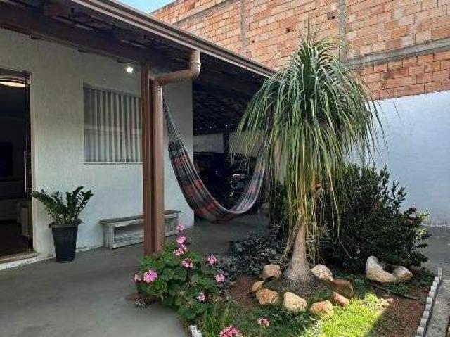 Casa com 4 quartos à venda em Santa Luzia, no bairro Boa Esperança