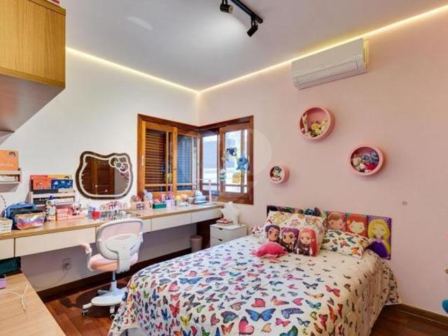 Casa com 4 quartos à venda em Santo amaro SP