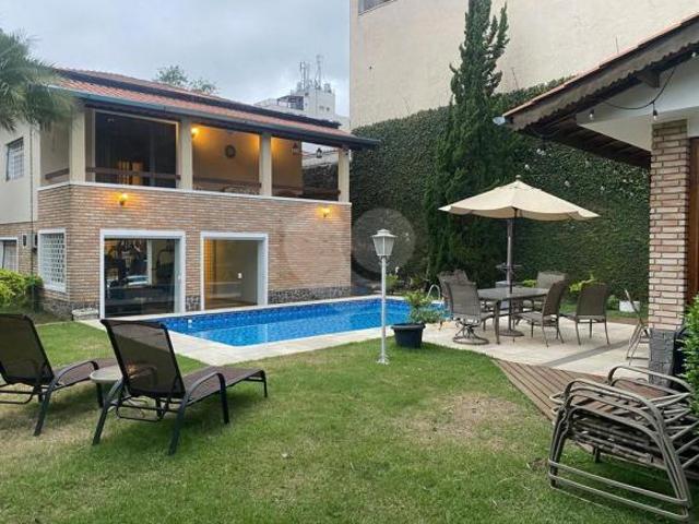 Casa com 4 quartos à venda em Santo amaro SP