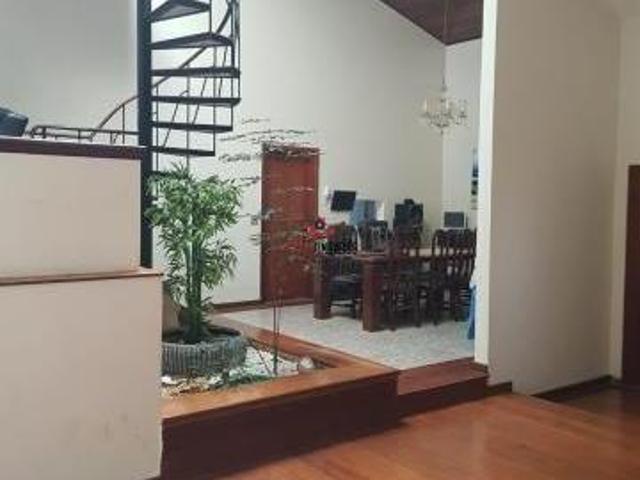 Casa com 4 quartos à venda no Bairro Cidade Jardim Uberlândia/MG