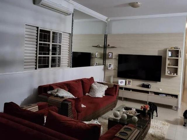 Casa com 4 quartos à venda no Bairro Alto Umuarama Uberlândia/MG