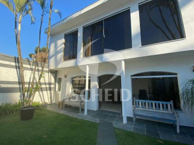 Casa com 4 quartos a venda no Bairro de Interlagos