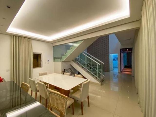 Casa com 4 quartos à venda no Bairro Jardim Karaíba Uberlândia/MG
